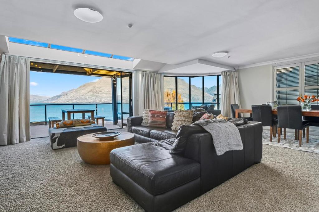 Luxury Beacon Penthouse Queenstown | Apartment near Skyline Gondola